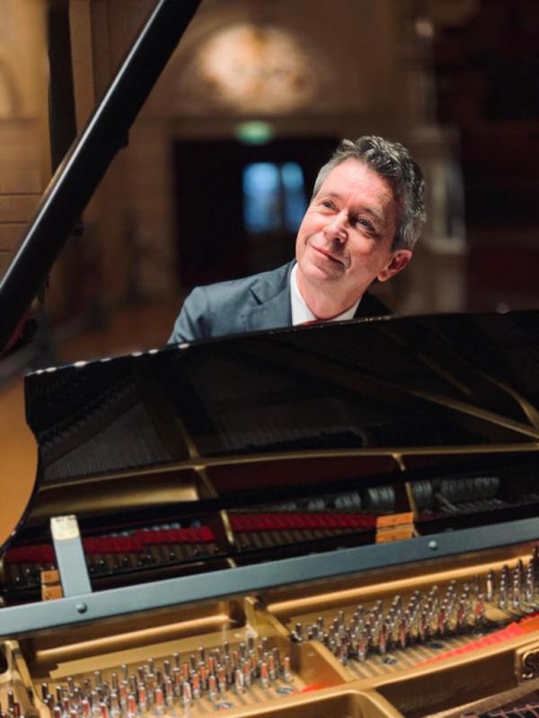 Pianist | Gregor Bak